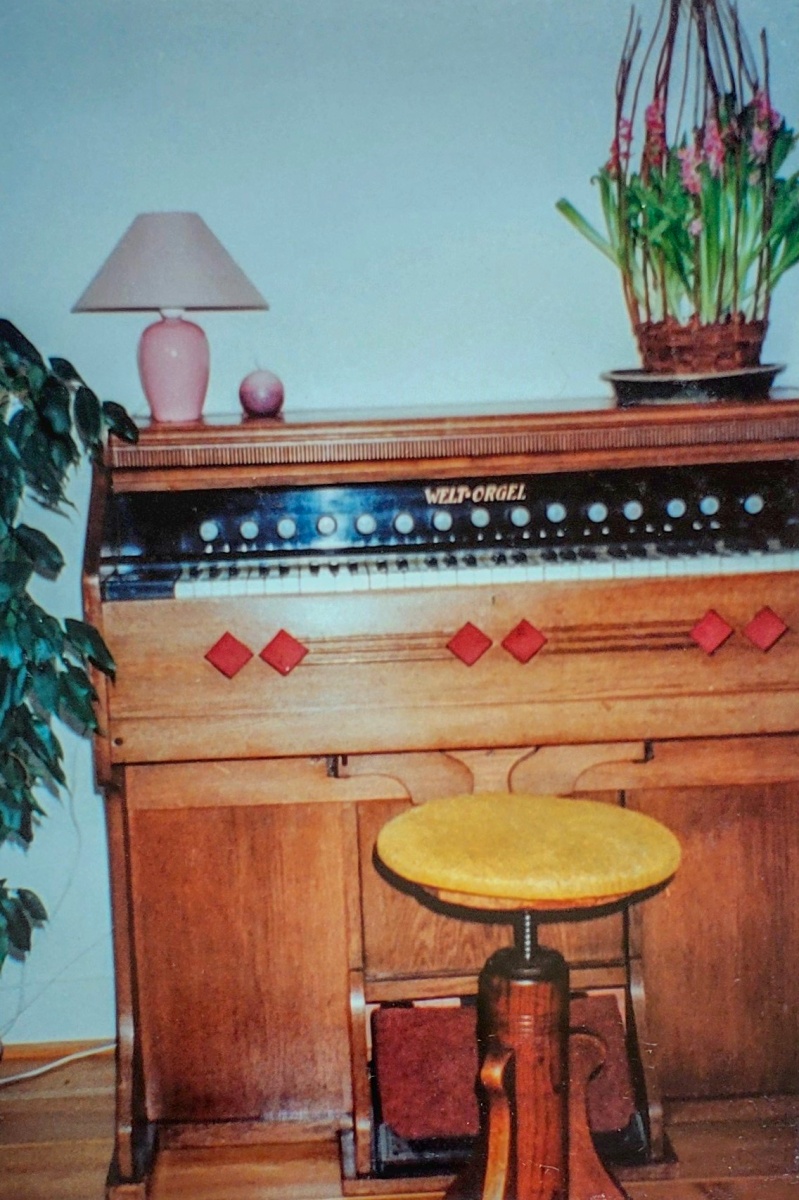 Organ Playing - Middledom