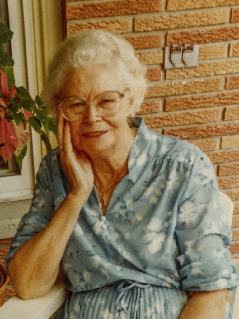 Memoirs: Dina van der Laan-Beekhuis - Middledom